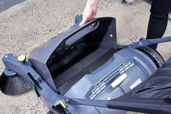 HammerHead 950MS Manual Walk-Behind Sweeper | Hammerhead Cleaning Equipment