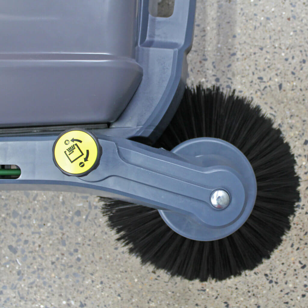 HammerHead 950MS Manual Walk-Behind Sweeper | Hammerhead Cleaning Equipment